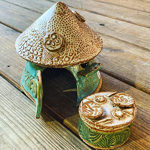 Make your own toad hut - Visit Farmville